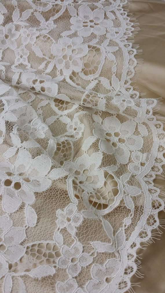Ivory floral pattern lace fabric - Lace To Love