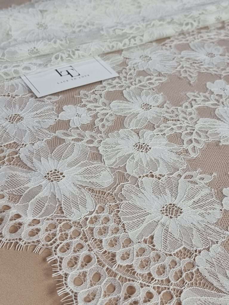 Chantilly lace fabrics - Lace To Love