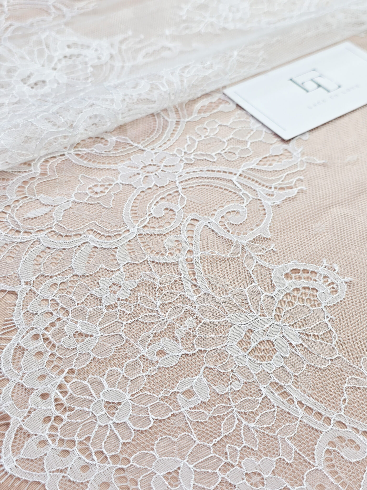 Ivory Chantilly lace trimming - Lace To Love