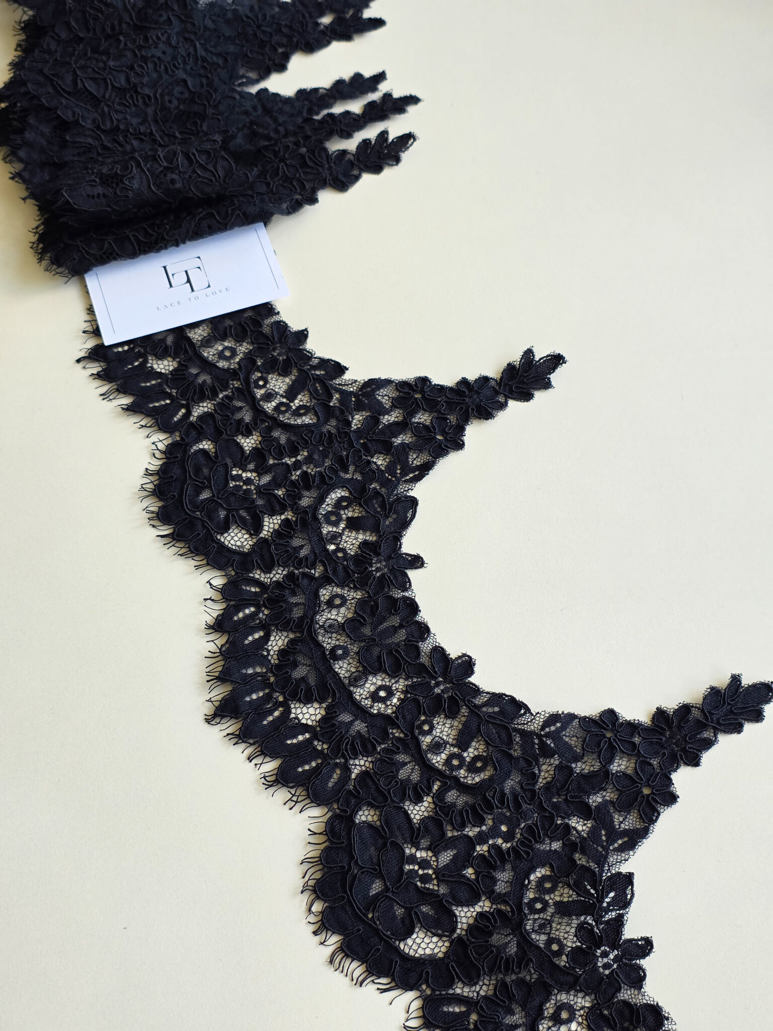 Black Chantilly lace trimming with cord - Lace To Love